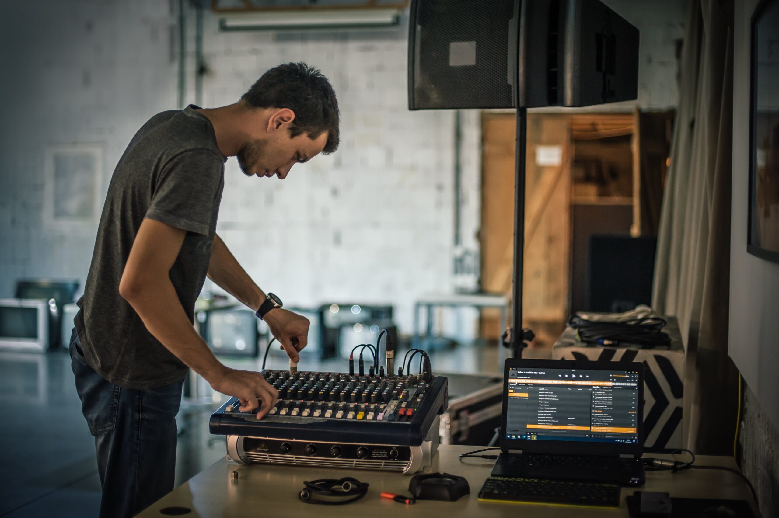 Áudio profissional: 4 produtos que não podem faltar na sua revenda